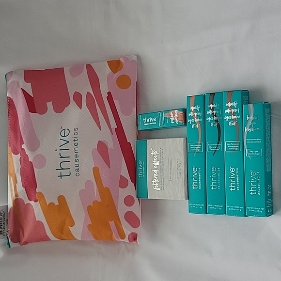 thrive causemetics | Makeup | Thrive Causemetics Vibrant Makeup ...